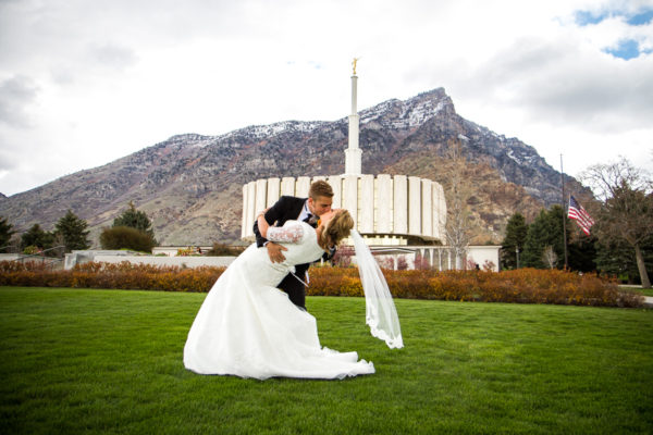 Alexandra & Steen: Married I Utah Wedding Photographer – Moxie Photography